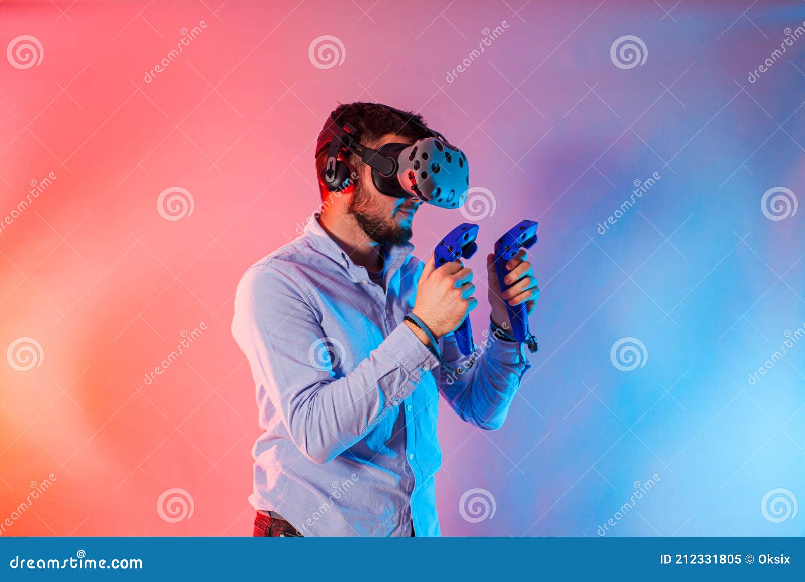 Man Connection with Abstract Web and Chains in Virtual Reality Stock ...
