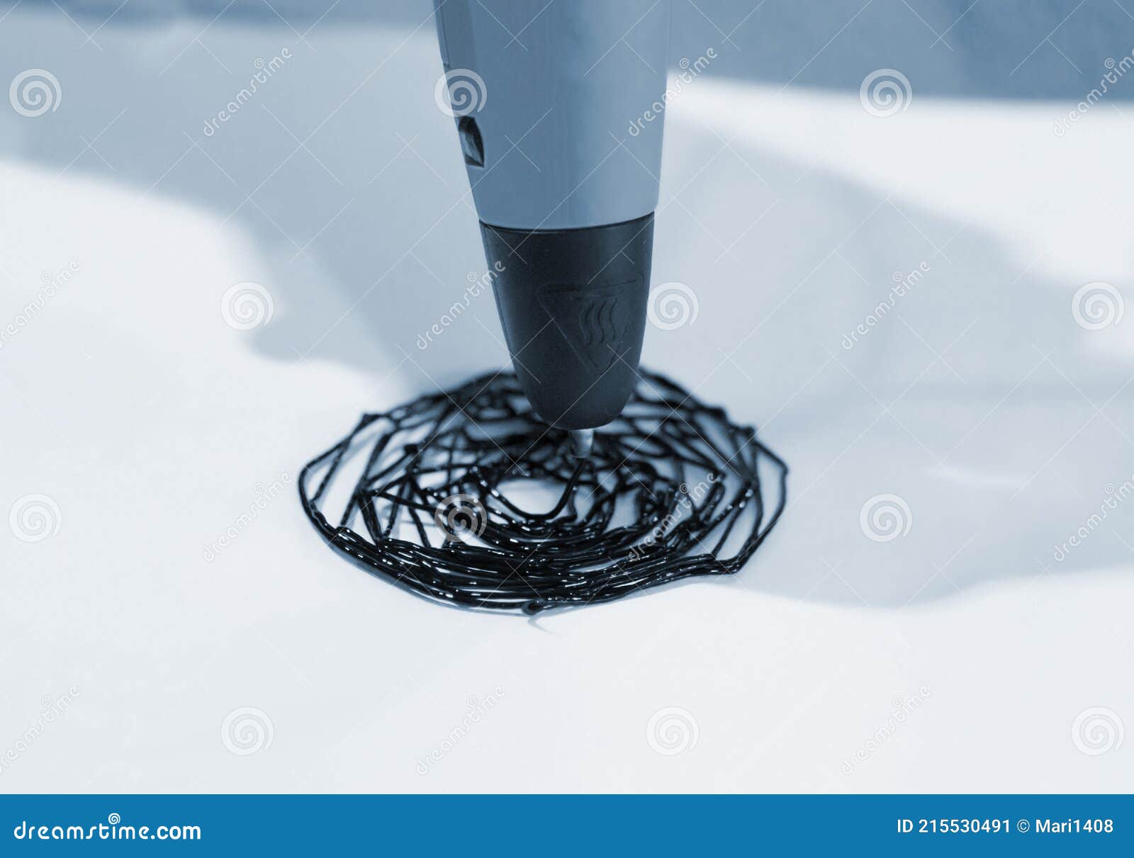 Man 3d Pen Draws a Circle on White Paper Stock Image - Image of white ...