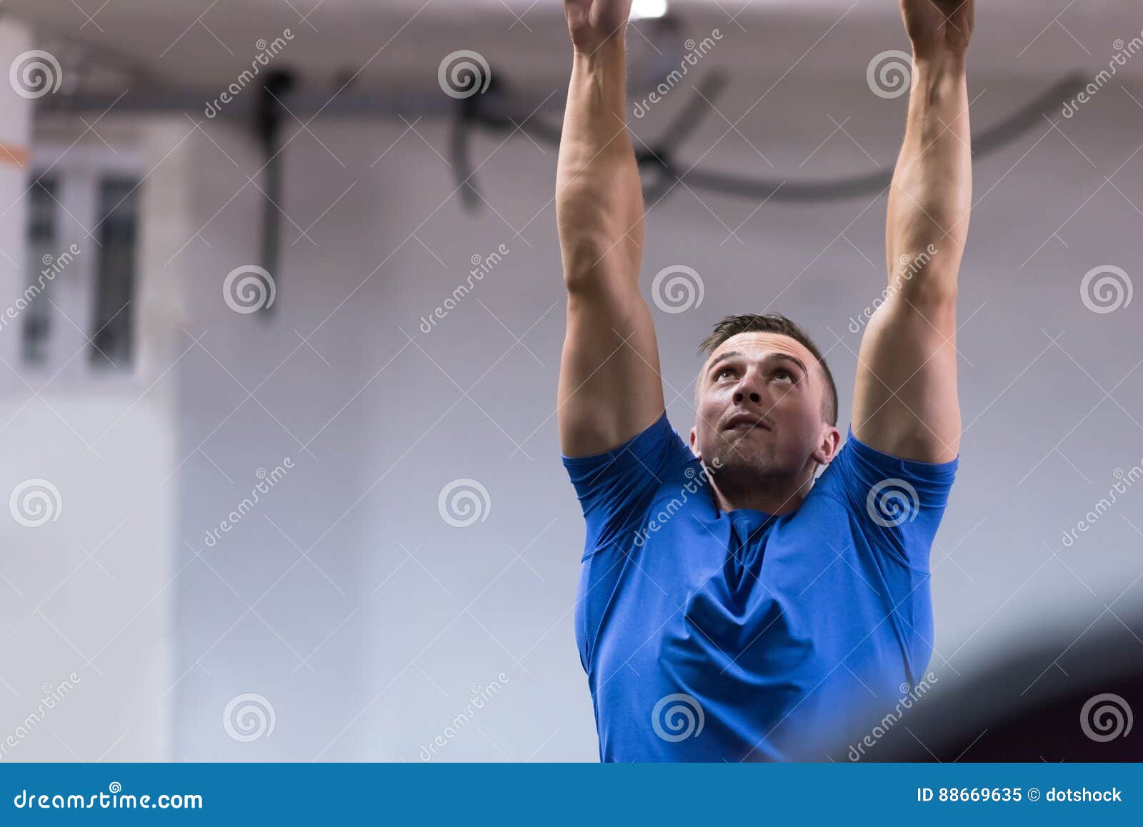 Man doing dipping exercise stock image. Image of heavy - 88669635