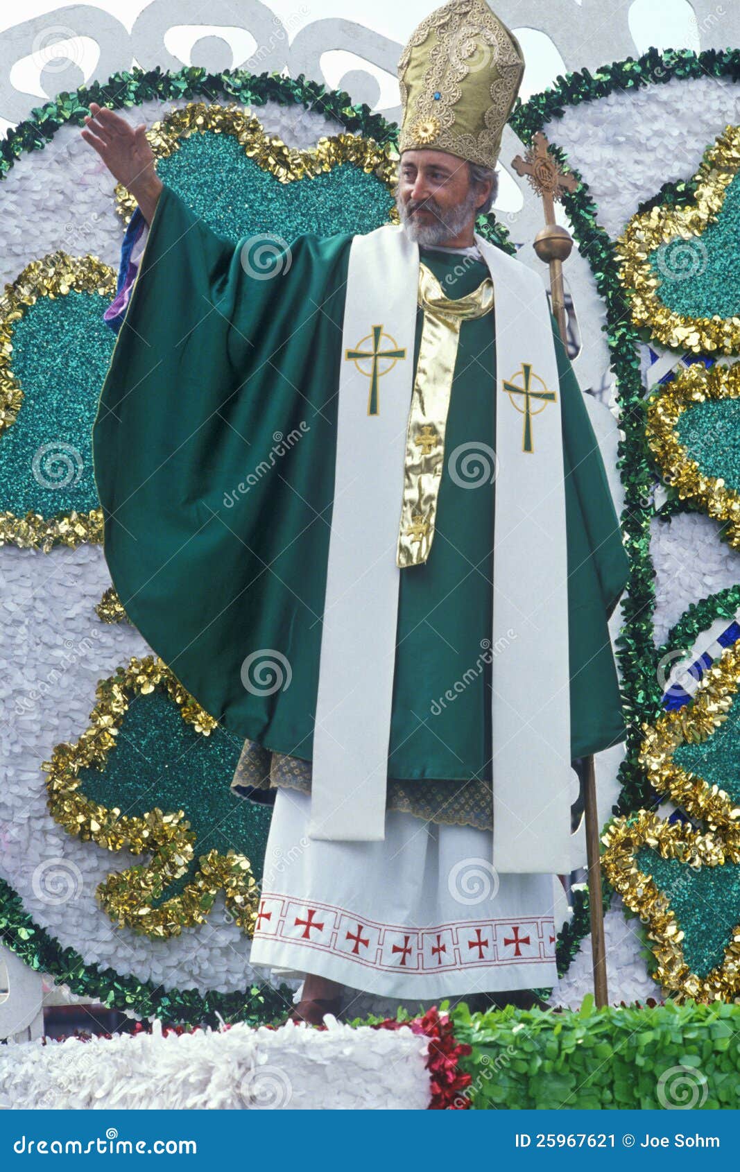 Man dressed at St. Patrick editorial photo. Image of patrick - 25967621