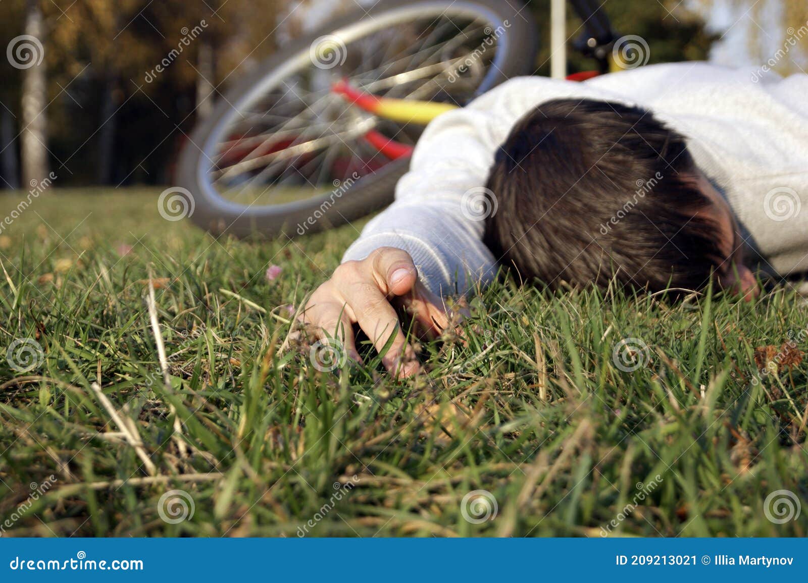 Man Fell Off the Bike in the Park Stock Image - Image of outdoor, bice ...