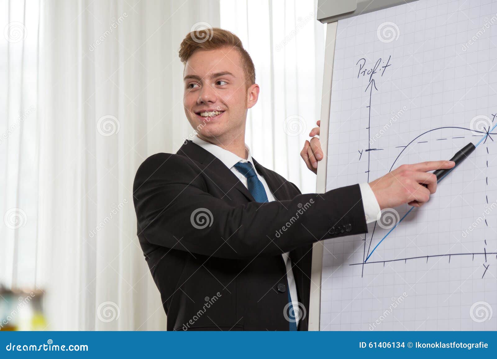 Man Giving Presentation on a Flip Chart Stock Photo - Image of meeting ...
