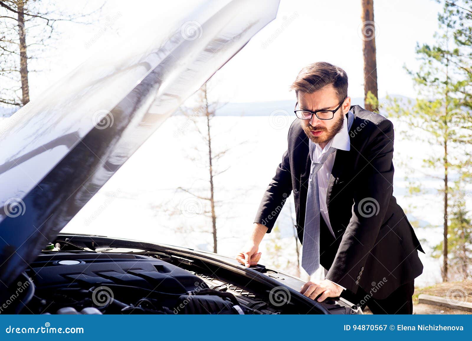 Man had a car breakdown stock image. Image of phone, breakdown - 94870567