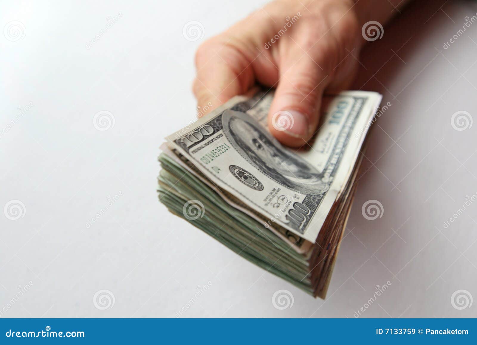 Man hand met geld stock afbeelding. Image of munt, amerika - 7133759