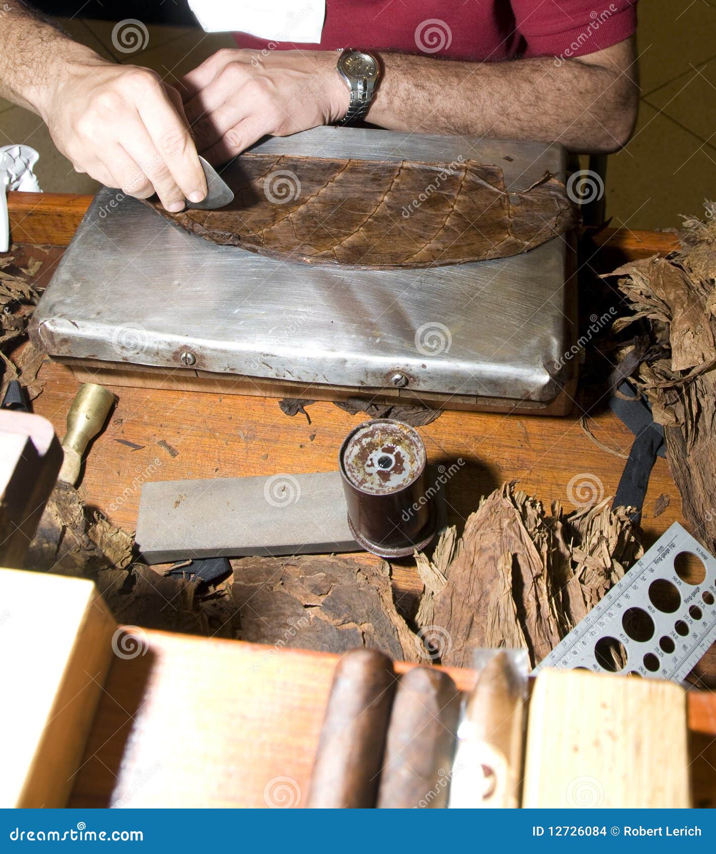 Man Hand Rolling Cigars Nicaragua Stock Photo - Image of cigar ...