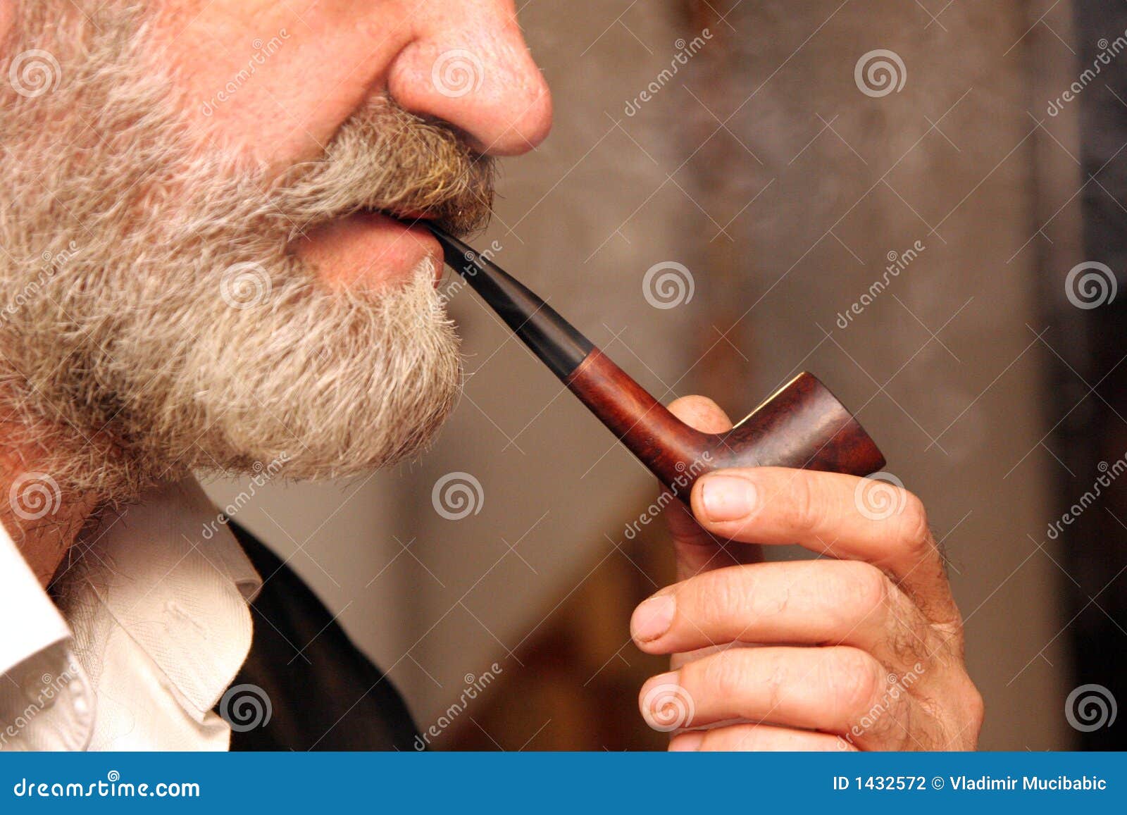 Man handle tobacco pipe stock photo. Image of attractive - 1432572