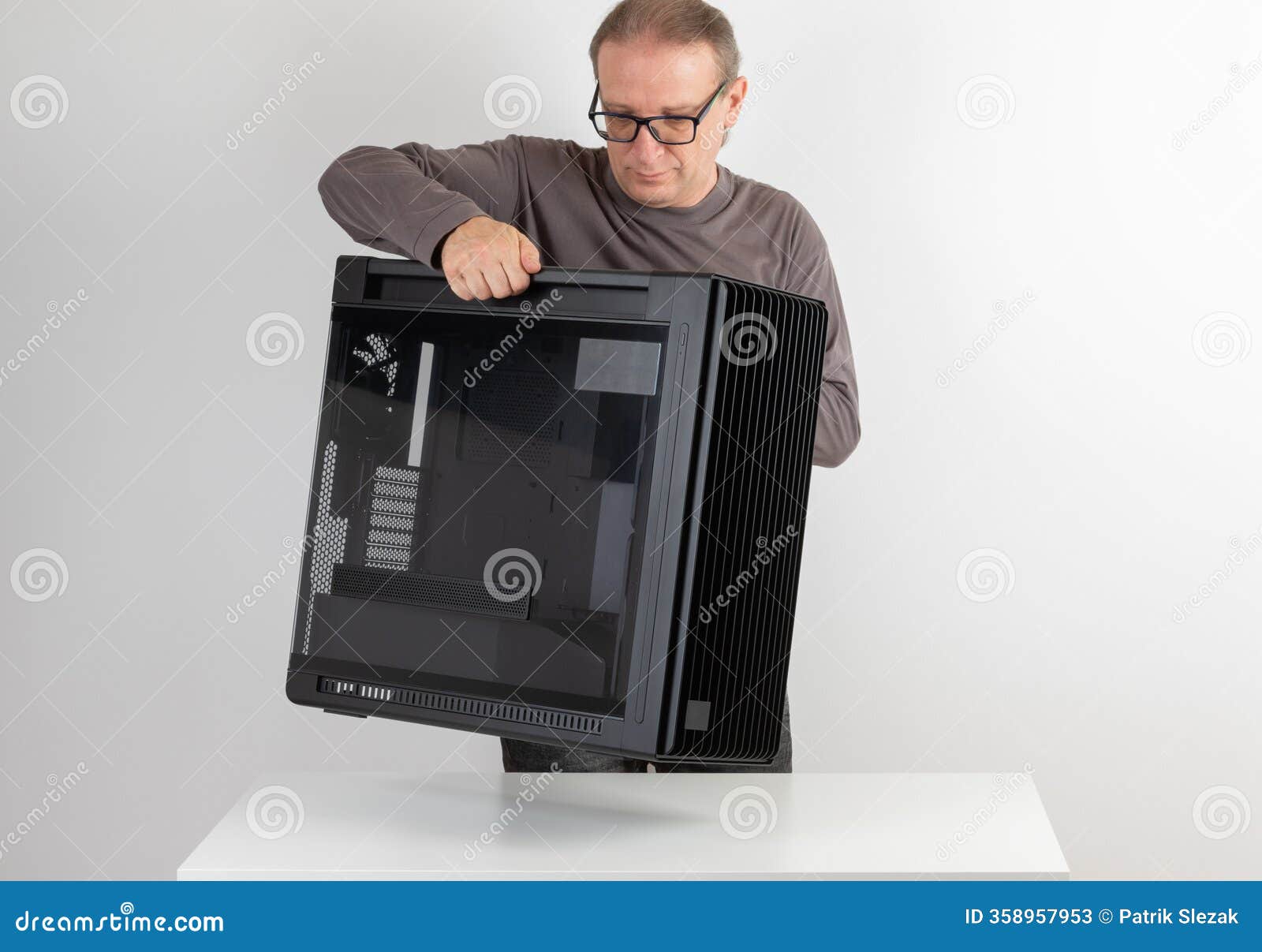 Man Holding a Heavy PC Case, Weight 15,8 Kg, Empty Big Tower, Chassis ...