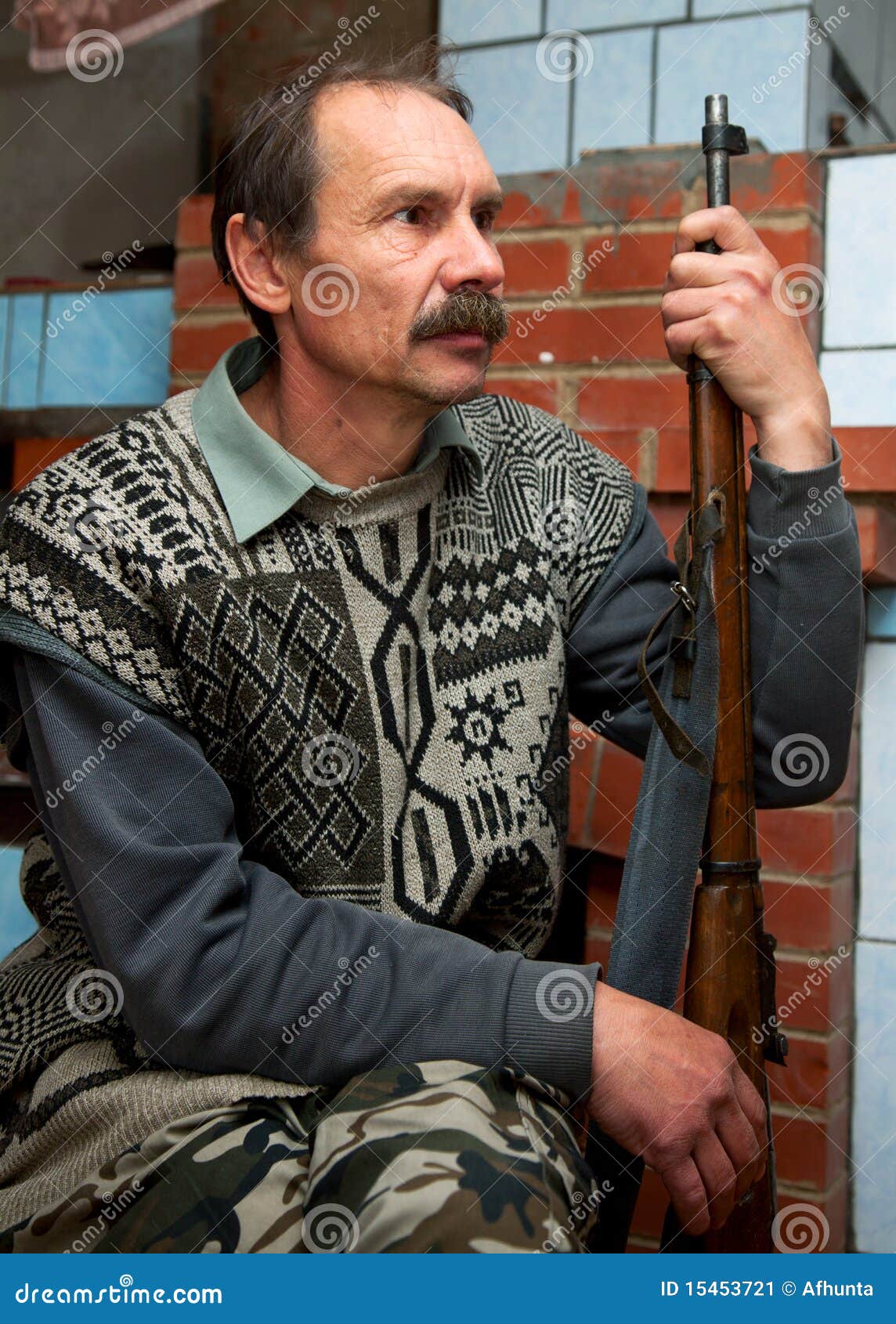 Man the Hunter with a Rifle Stock Image - Image of hunting, hand: 15453721