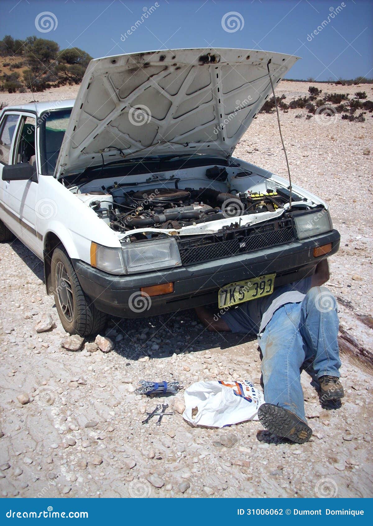 Man inspecting a car editorial photography. Image of vehicule - 31006062