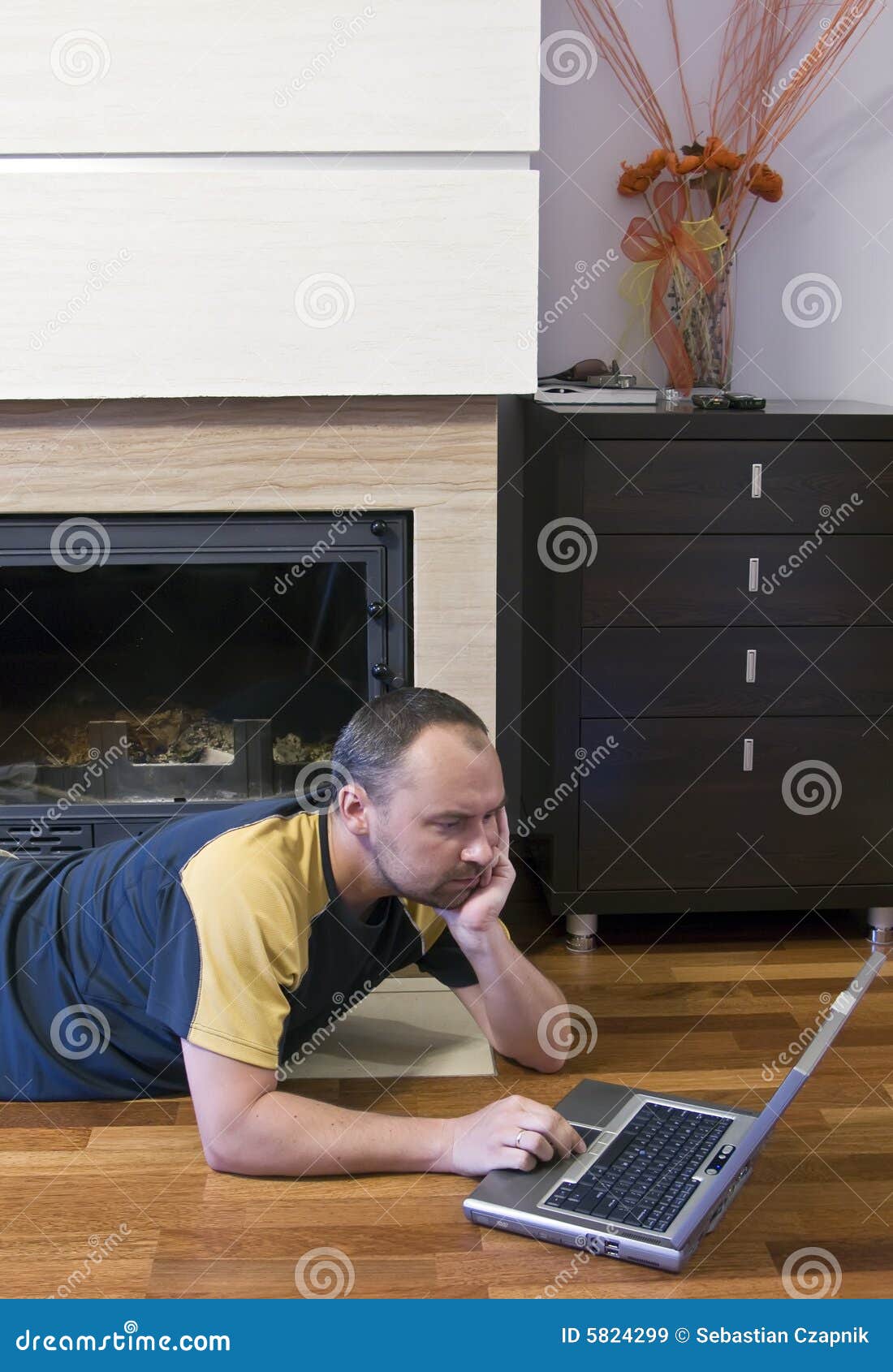 Man with laptop at home stock image. Image of casual, dressed - 5824299