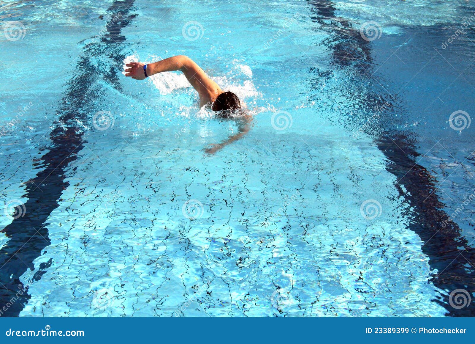 A man learn swim the crawl stock image. Image of exercise - 23389399