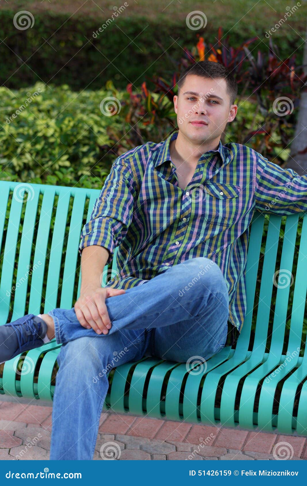 587 Man Leg Crossed Photos - Free & Royalty-Free Stock Photos from ...