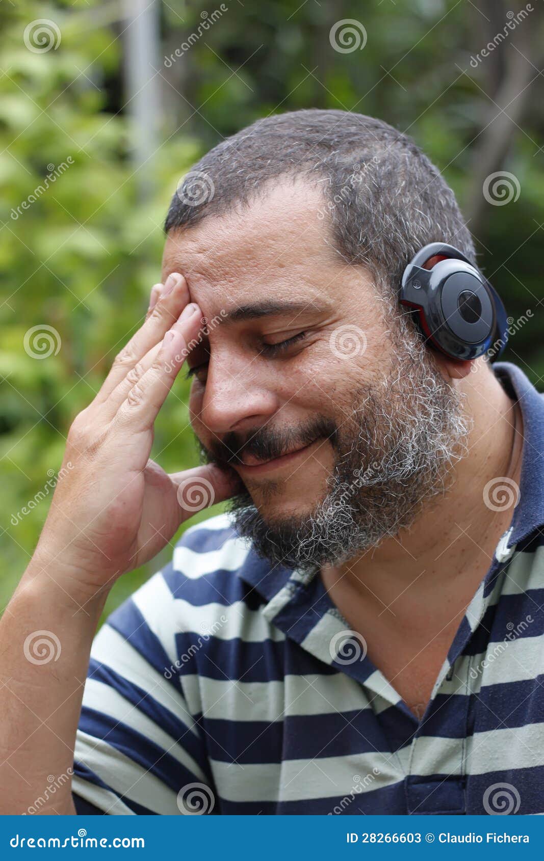Man listening music stock image. Image of people, fresh - 28266603