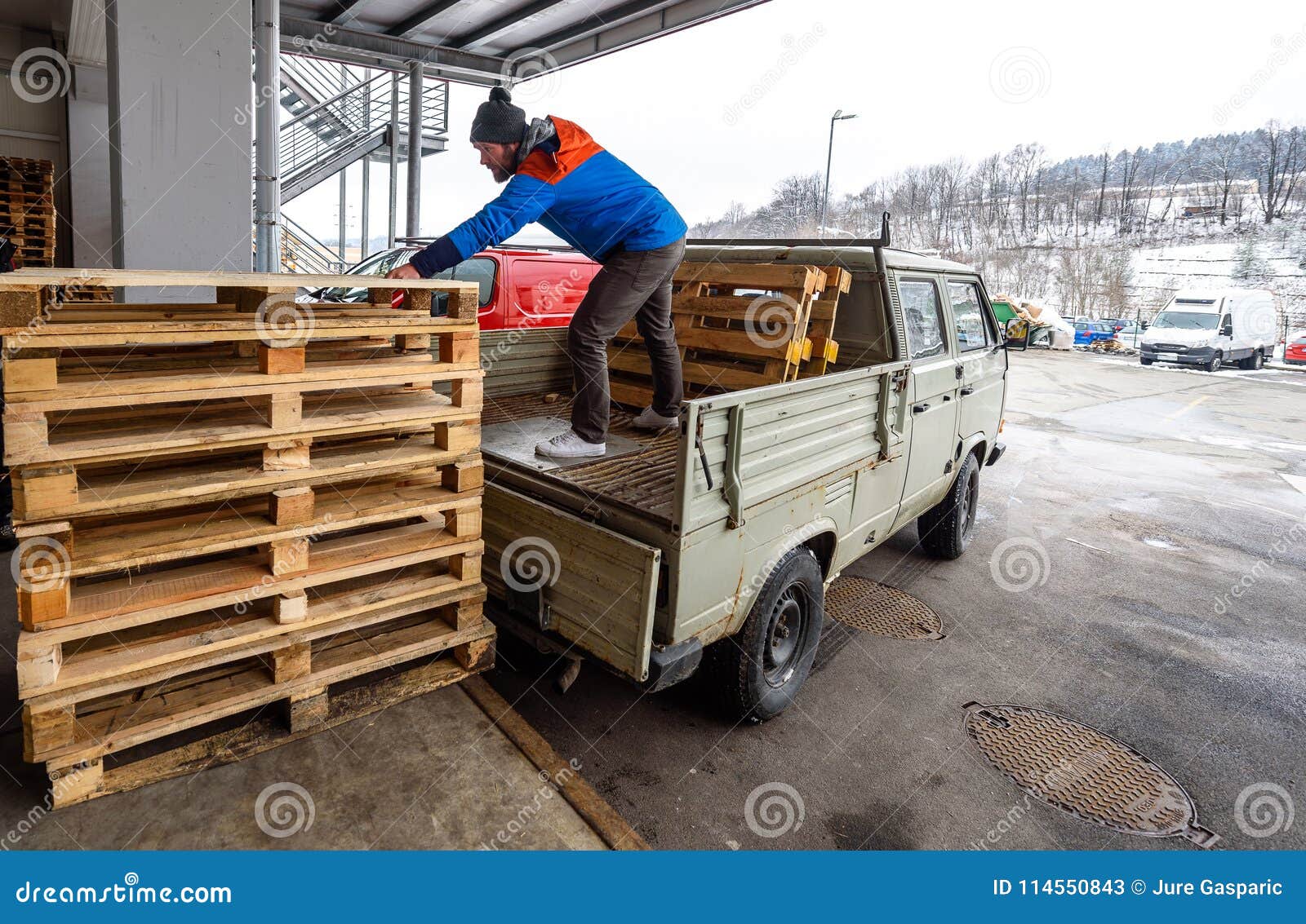 454 Man Loading Lorry Stock Photos - Free & Royalty-Free Stock Photos ...