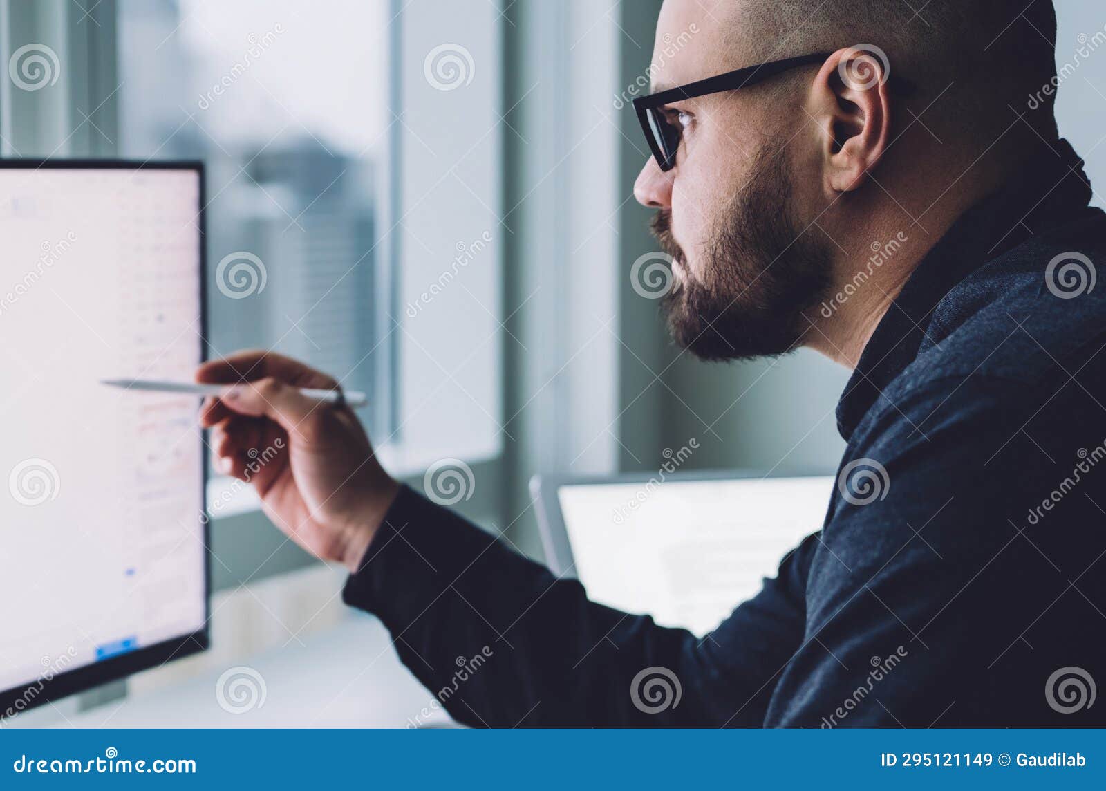 Man Looking at Graph on Computer Stock Image - Image of connection ...