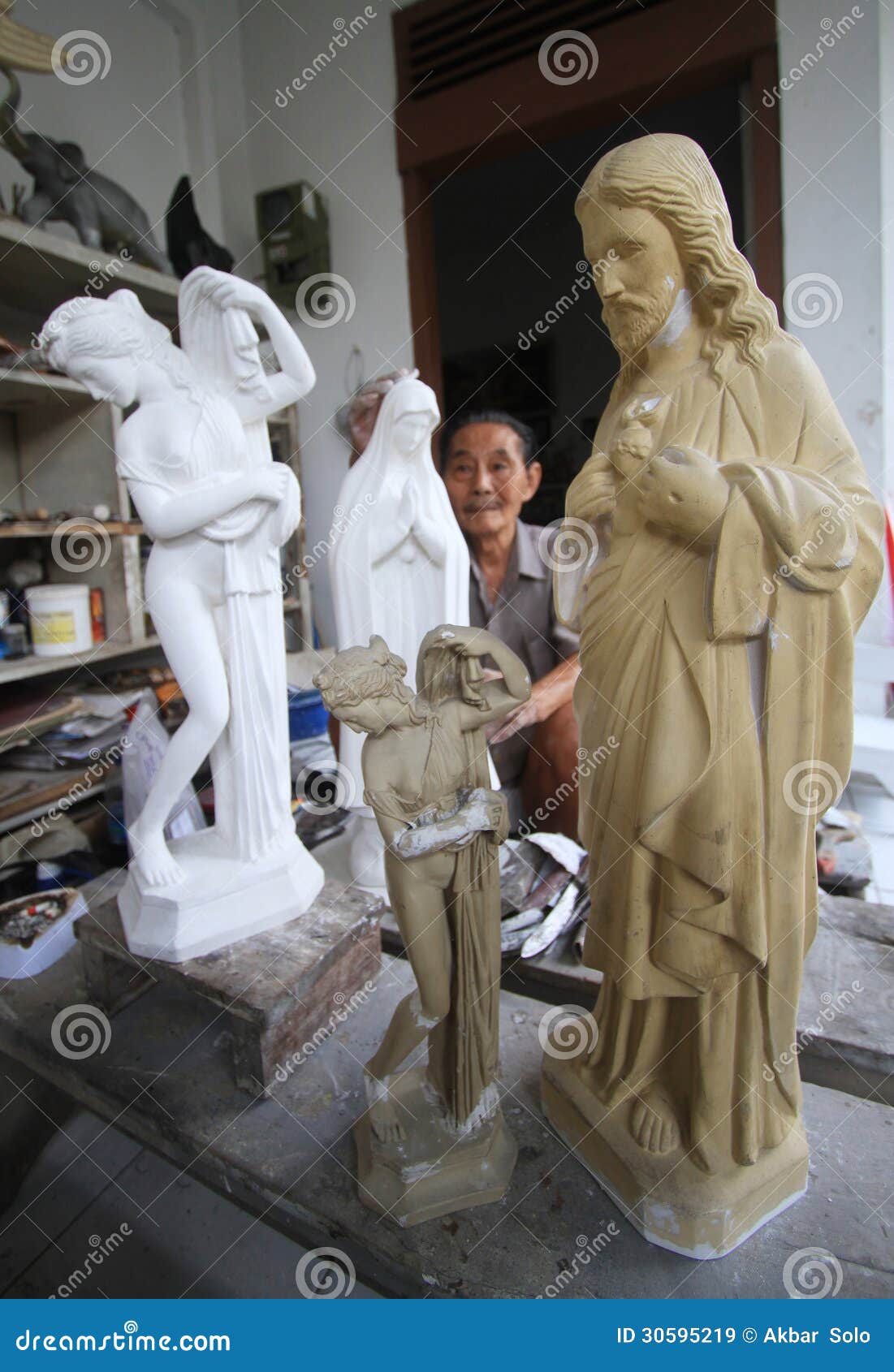 A Man Making Christmas Statue Editorial Stock Image - Image of figure ...