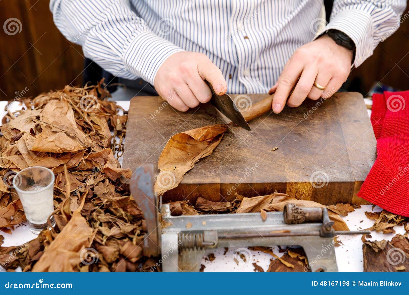 Man making cigars stock photo. Image of handmade, cigar - 48167198