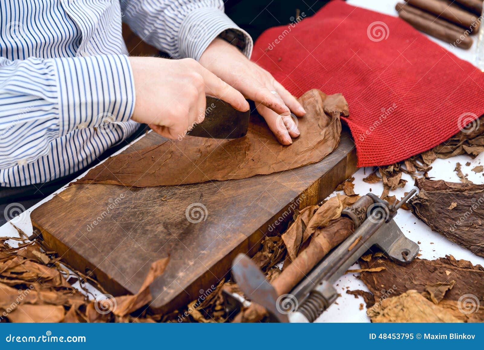 Man making cigars stock image. Image of craft, nicotine - 48453795