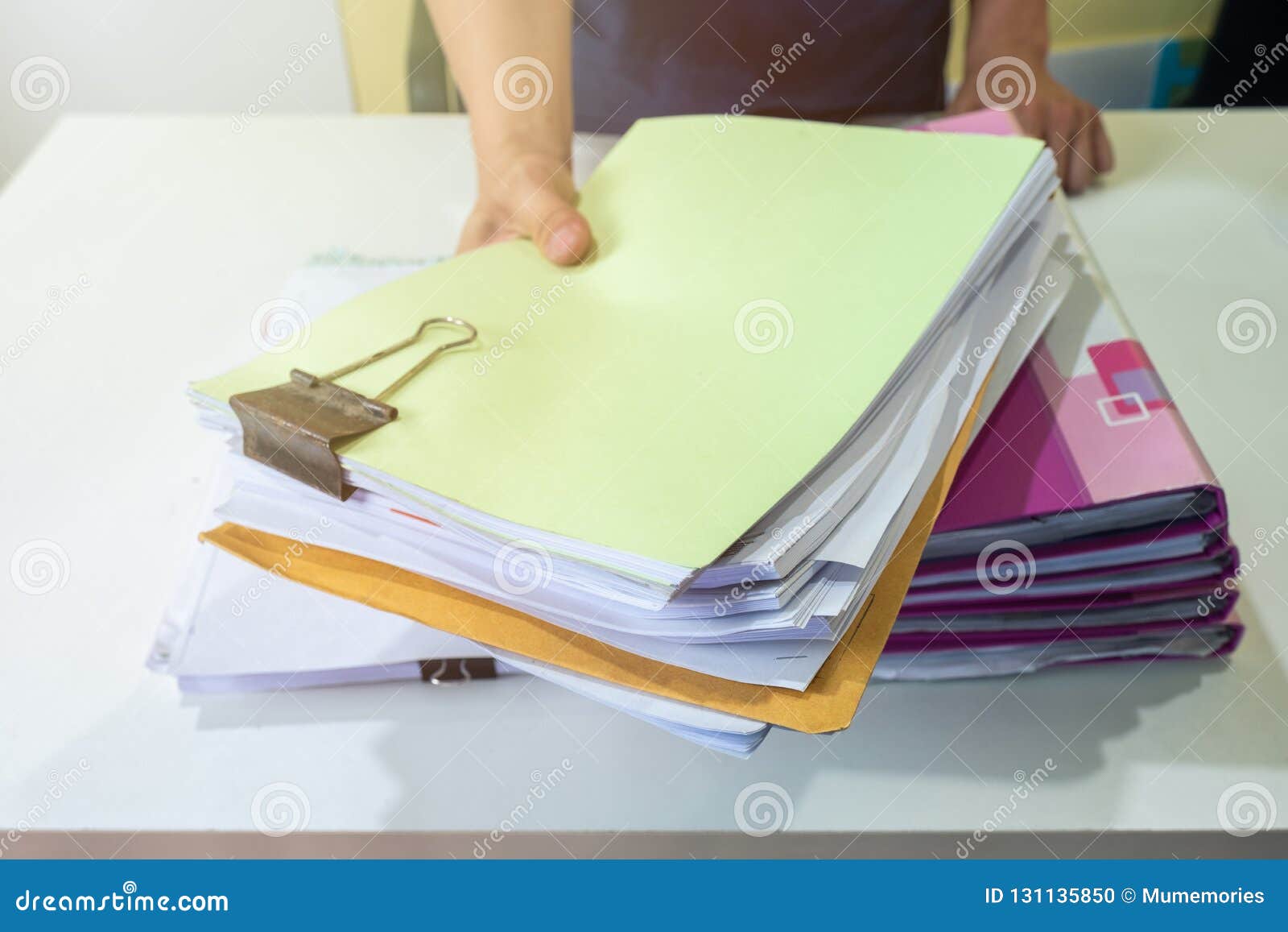 Man Manager are Filing Account Documents in Front Stock Photo - Image ...