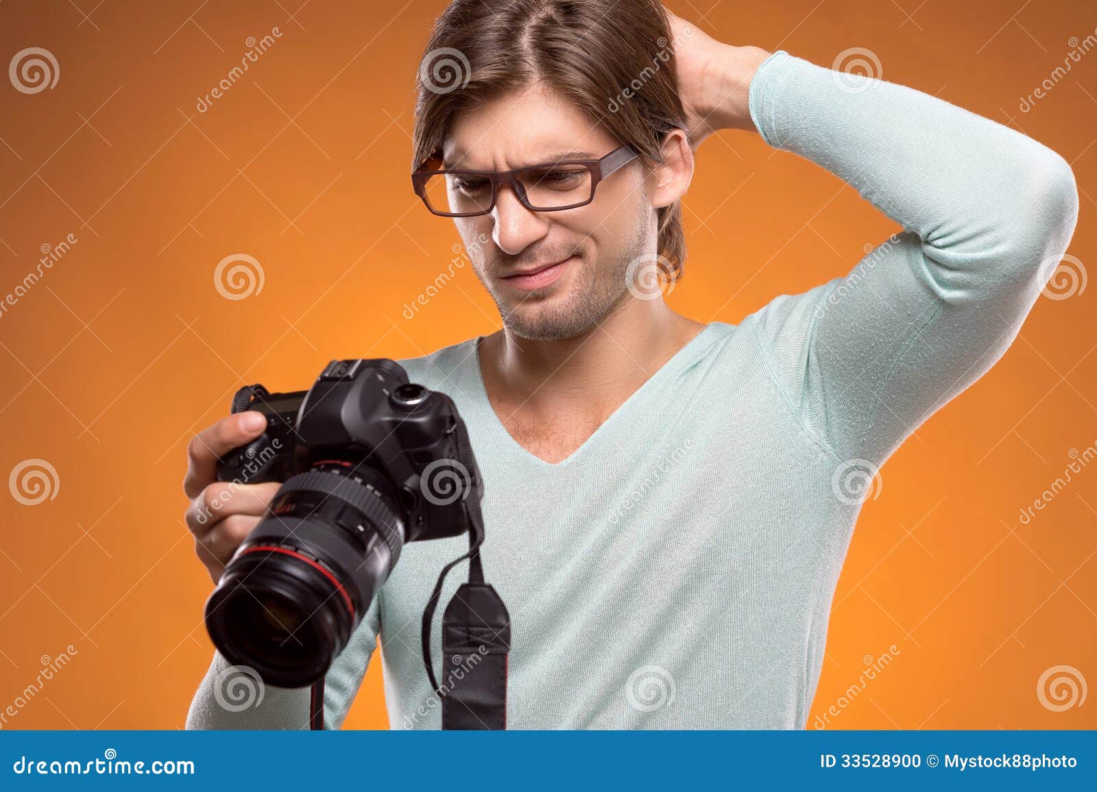 Man med kameran. arkivfoto. Bild av glädje, fokus, manlig - 33528900