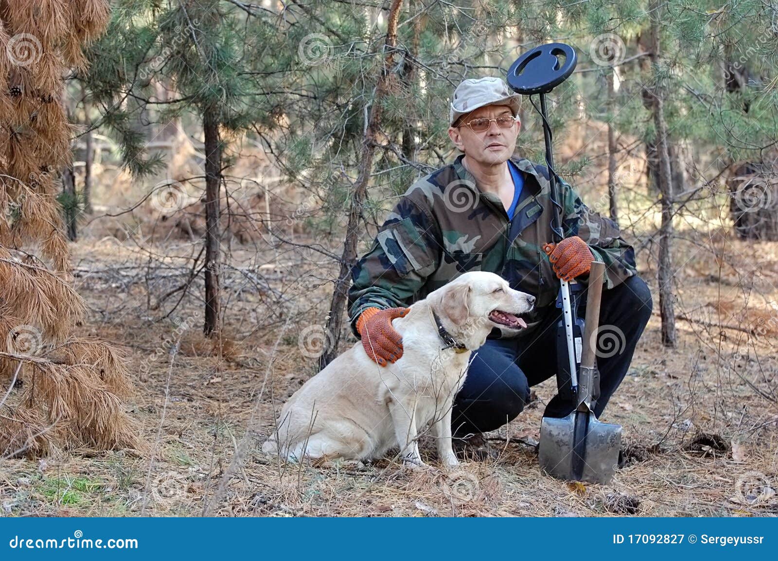 Man with metal detector stock image. Image of extreme - 17092827