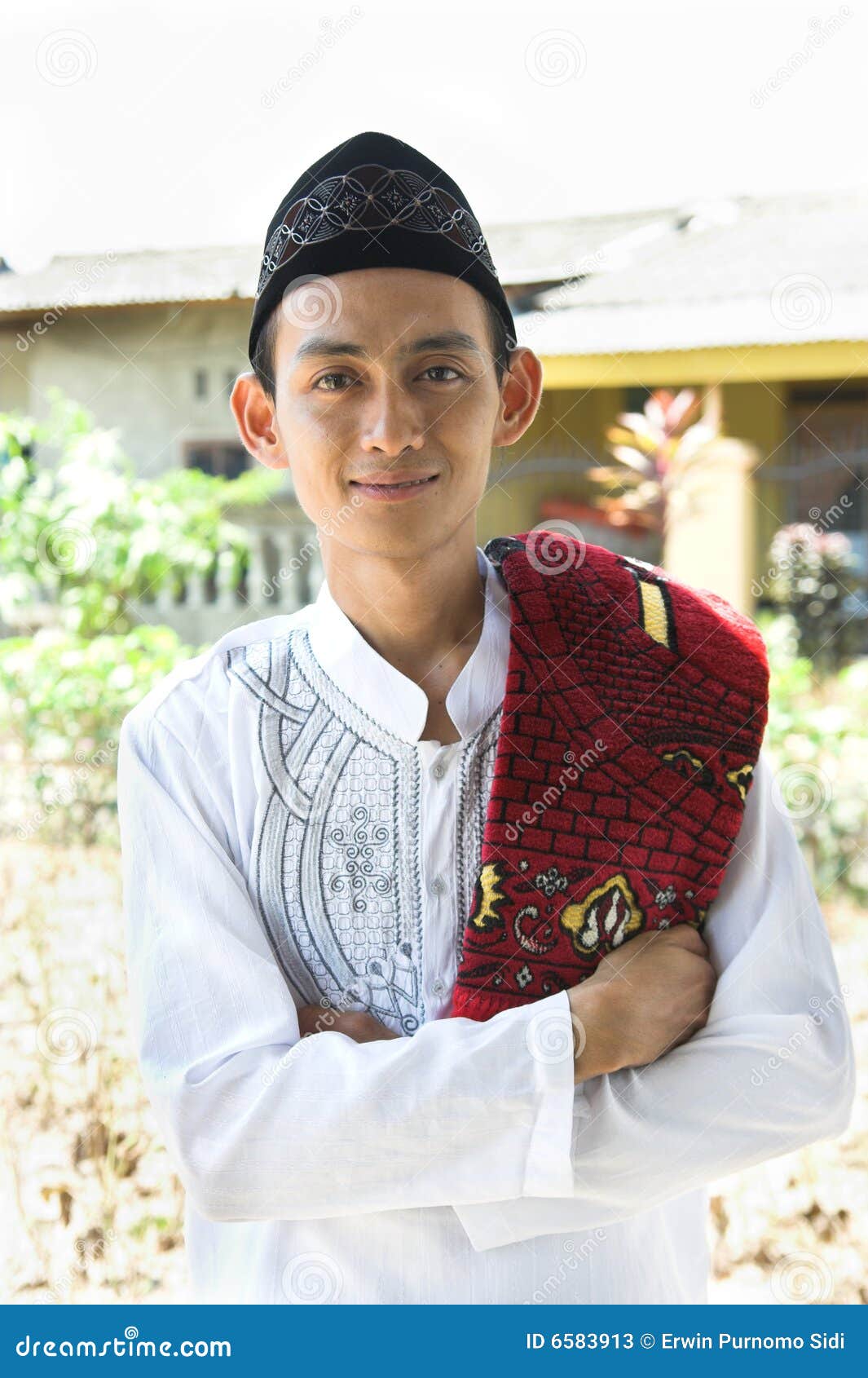 Man in muslim costume stock image. Image of islam, purdah - 6583913