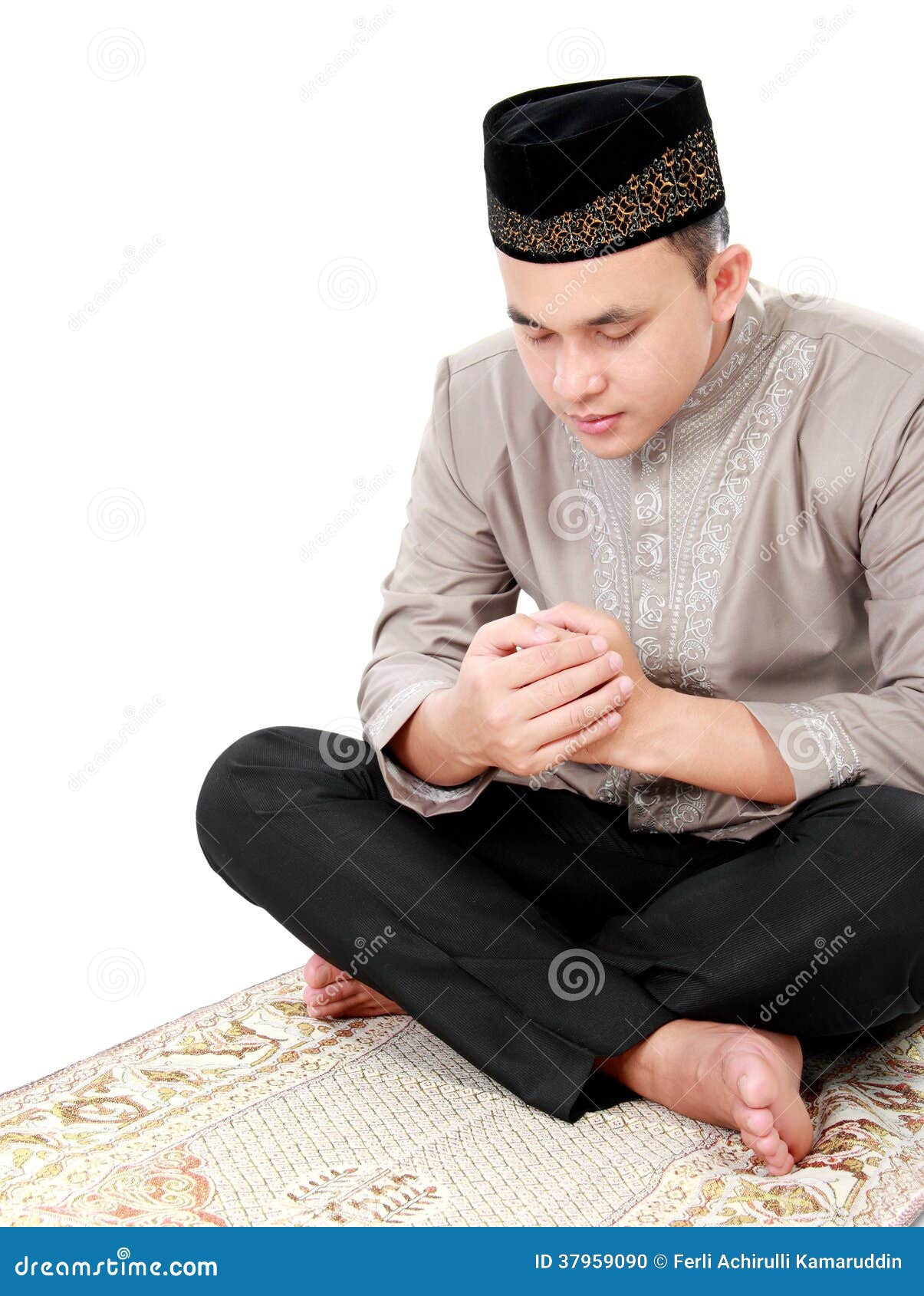 Man muslim doing prayer stock photo. Image of prayer - 37959090