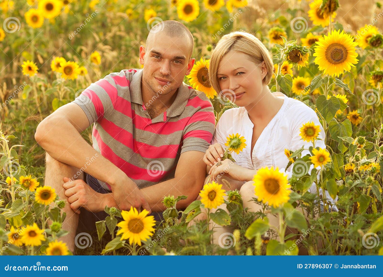 Man och kvinna fotografering för bildbyråer. Bild av person - 27896307