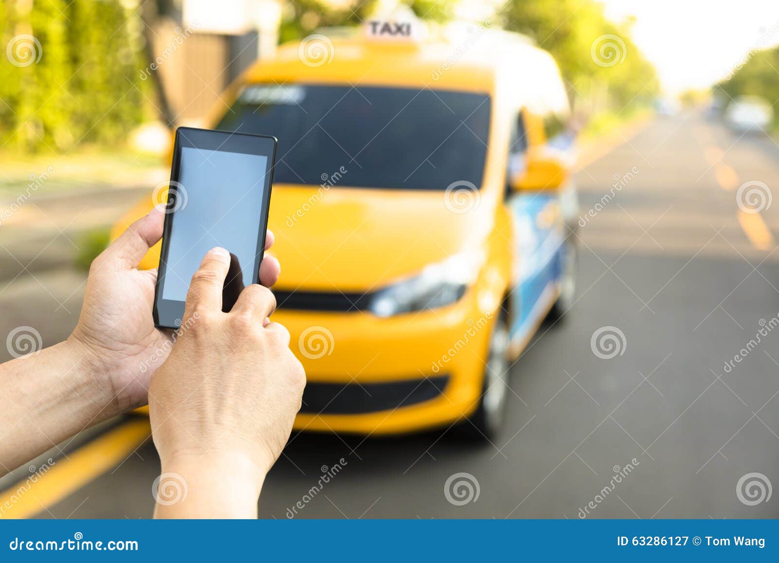 Man Orders Taxi from His Cell Phone Stock Image - Image of screen, cell ...
