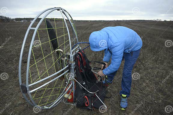 Man Paramotorist Preparing the Paramotor for Flight Editorial Stock ...