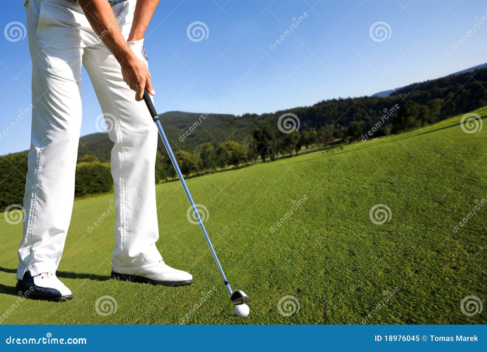 Man Playing Golf Royalty Free Stock Photo - Image: 18976045