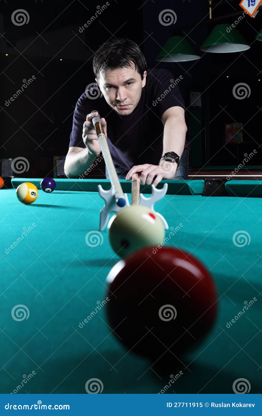 Man playing snooker. stock image. Image of aiming, people - 27711915