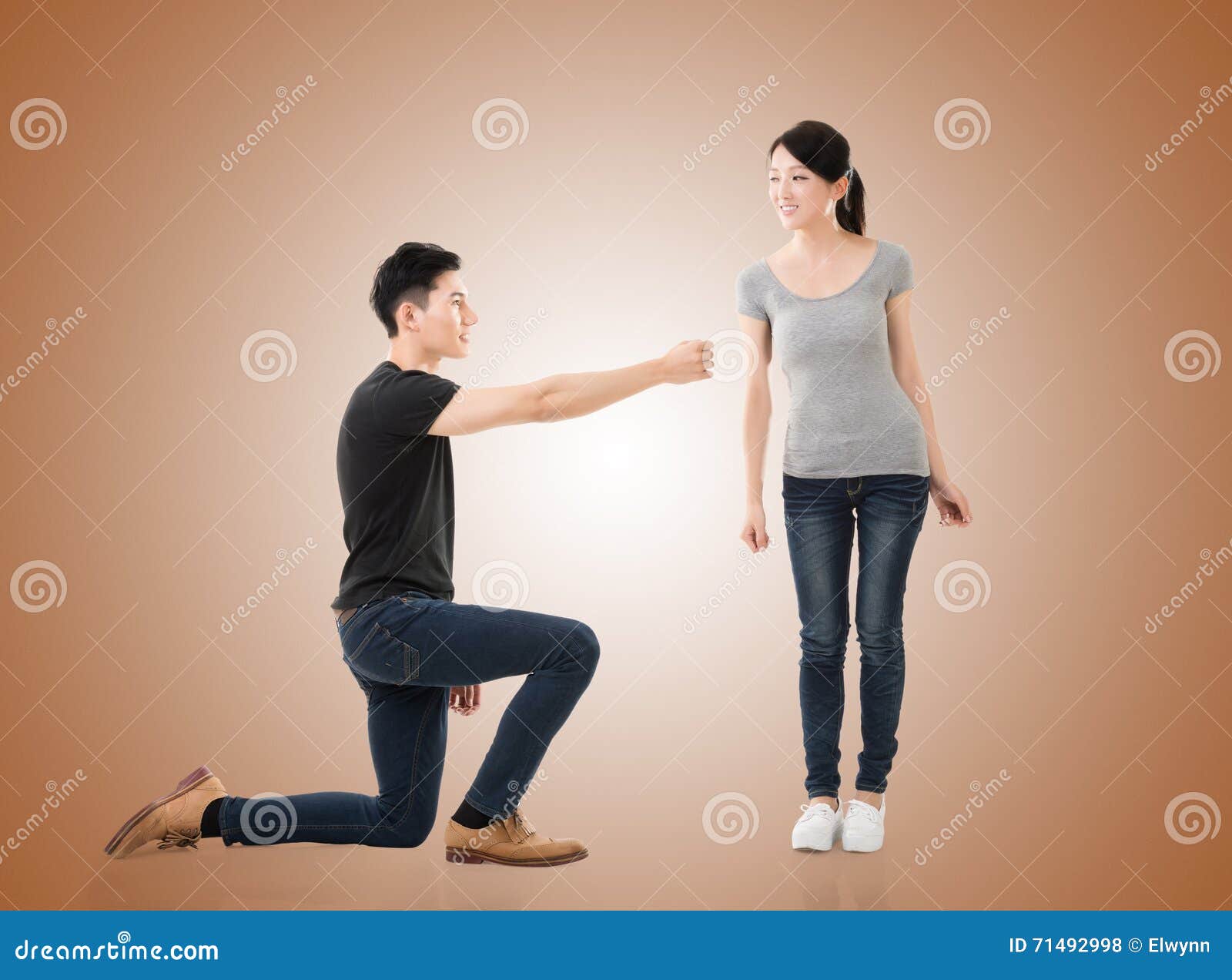 Man Propose To His Girlfriend Stock Photo - Image of boyfriend, happy ...