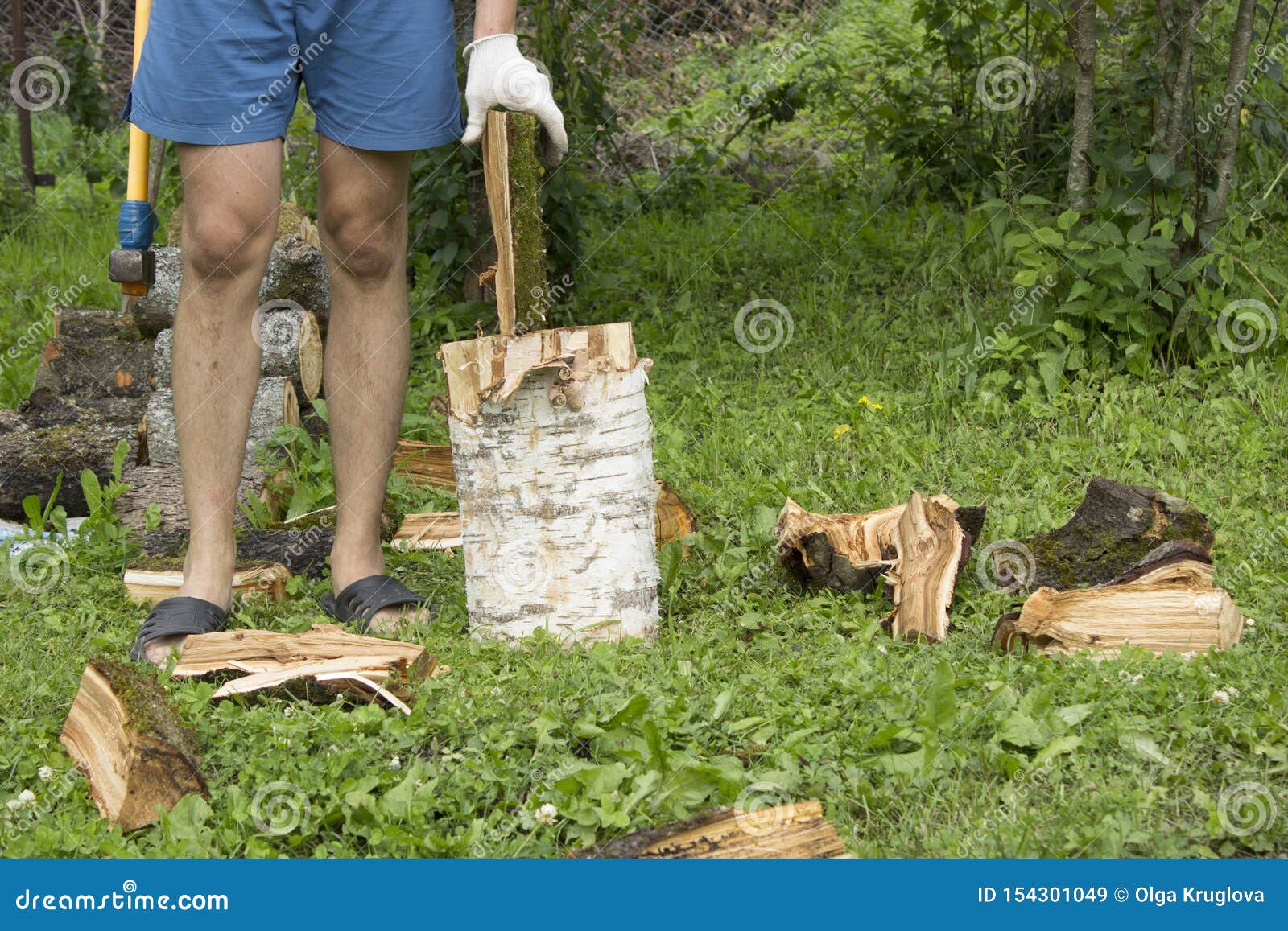 Wood Chock Across Railway Stock Photo | CartoonDealer.com #31601412