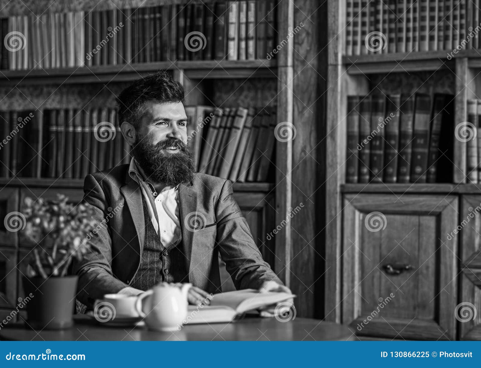 Man Reading Book and Drinking Coffee in the Morning in Vintage Interio ...