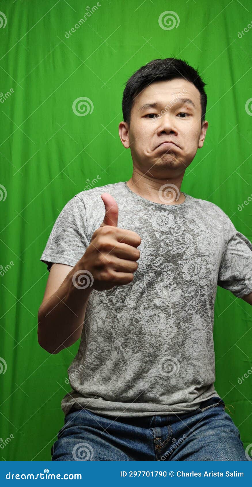 Face Reflecting Displeasure and Dismay Disgusted Expression Stock Photo ...