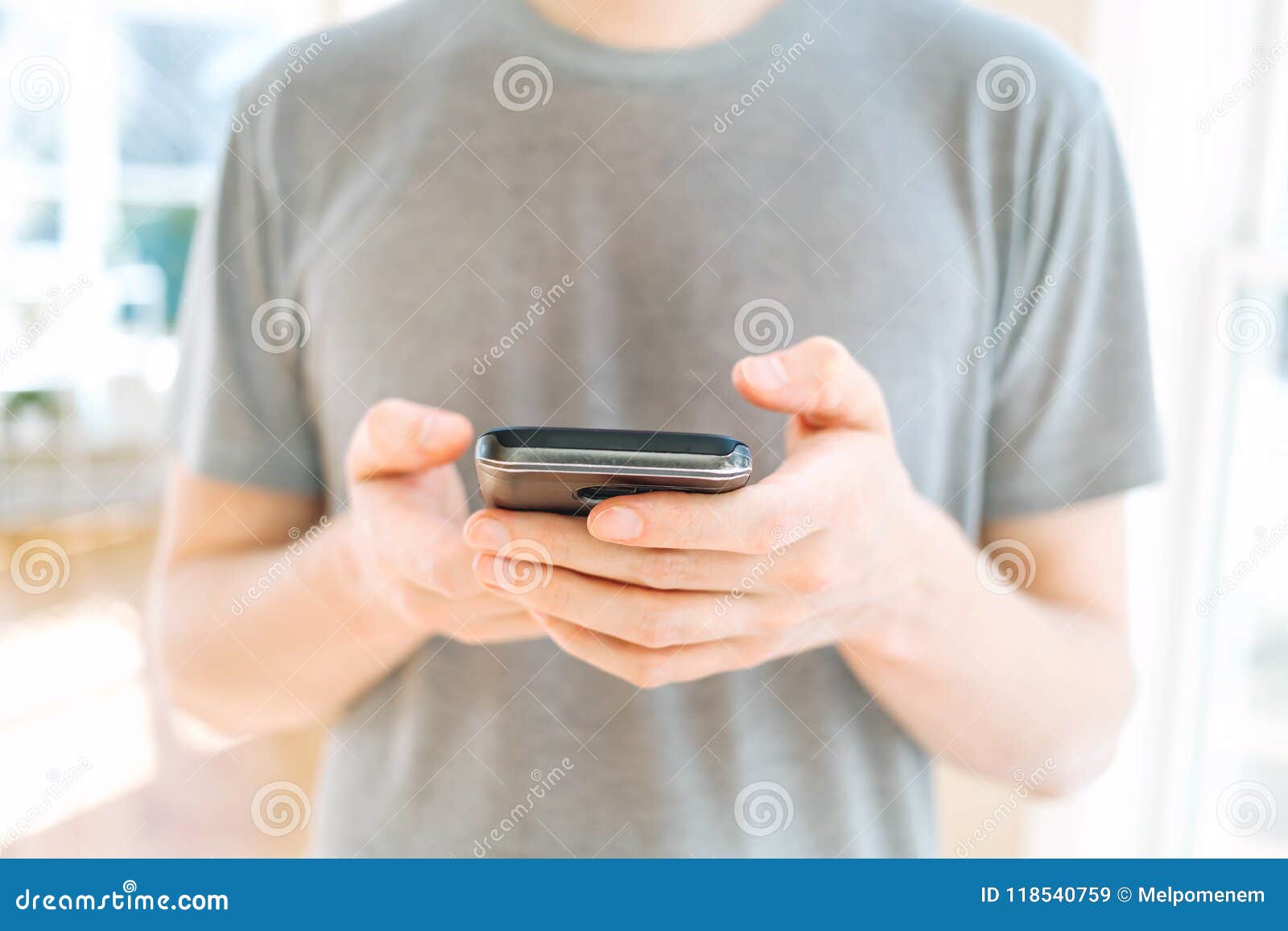 Man`s Hands Using a Smartphone Stock Image - Image of hold, device ...