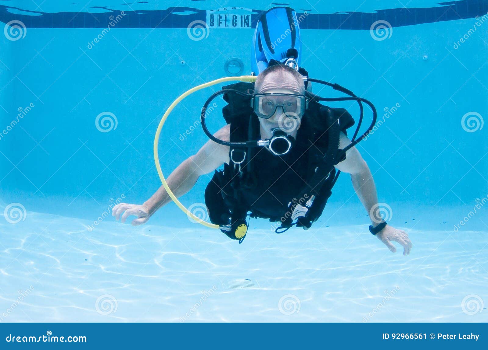 Man on scuba in a pool stock image. Image of hover, underwater - 92966561