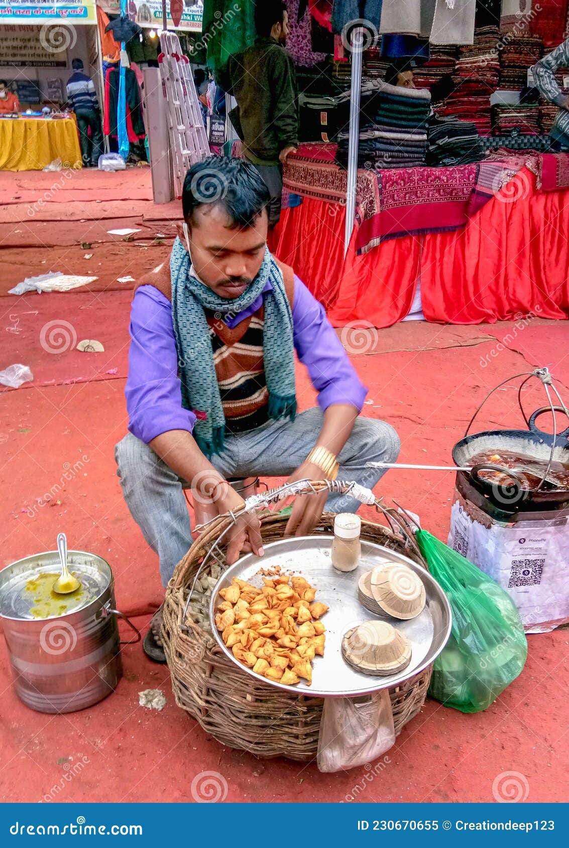 A Man Selling Samosas at the Fair in Lucknow Editorial Image - Image of ...