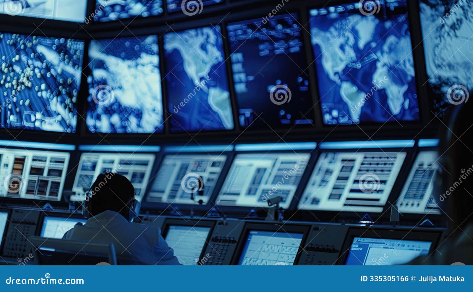 VR Headset Displays A Computer-generated 3D Virtual Environment Stock ...