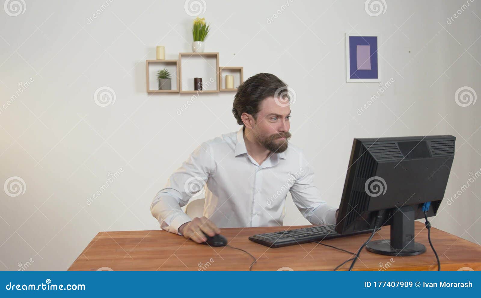 Man Smashes Keyboard with a Hammer, Old Equipment Does Not Work ...