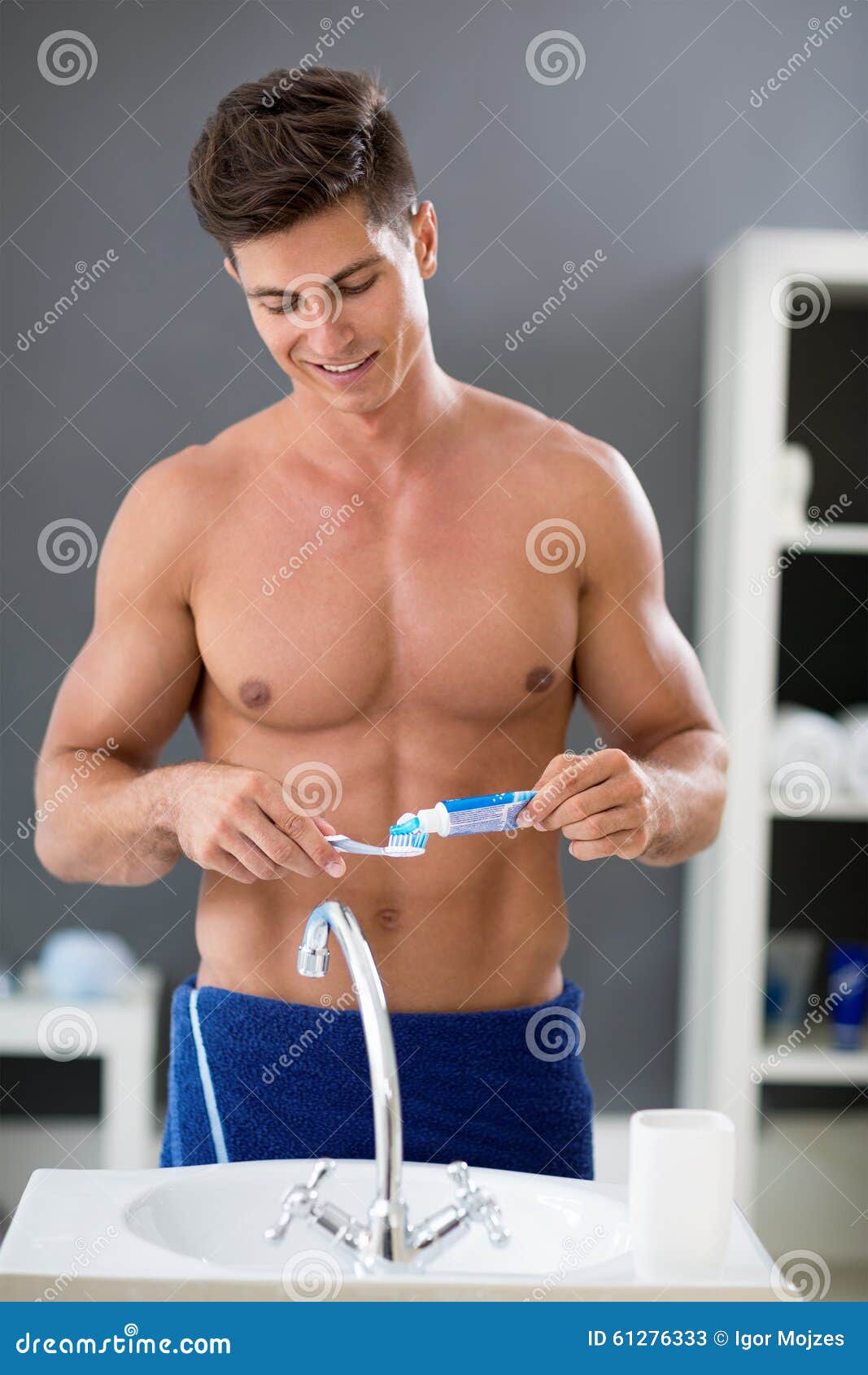 Man Squeezes the Toothpaste Stock Image - Image of dentist, refreshment ...