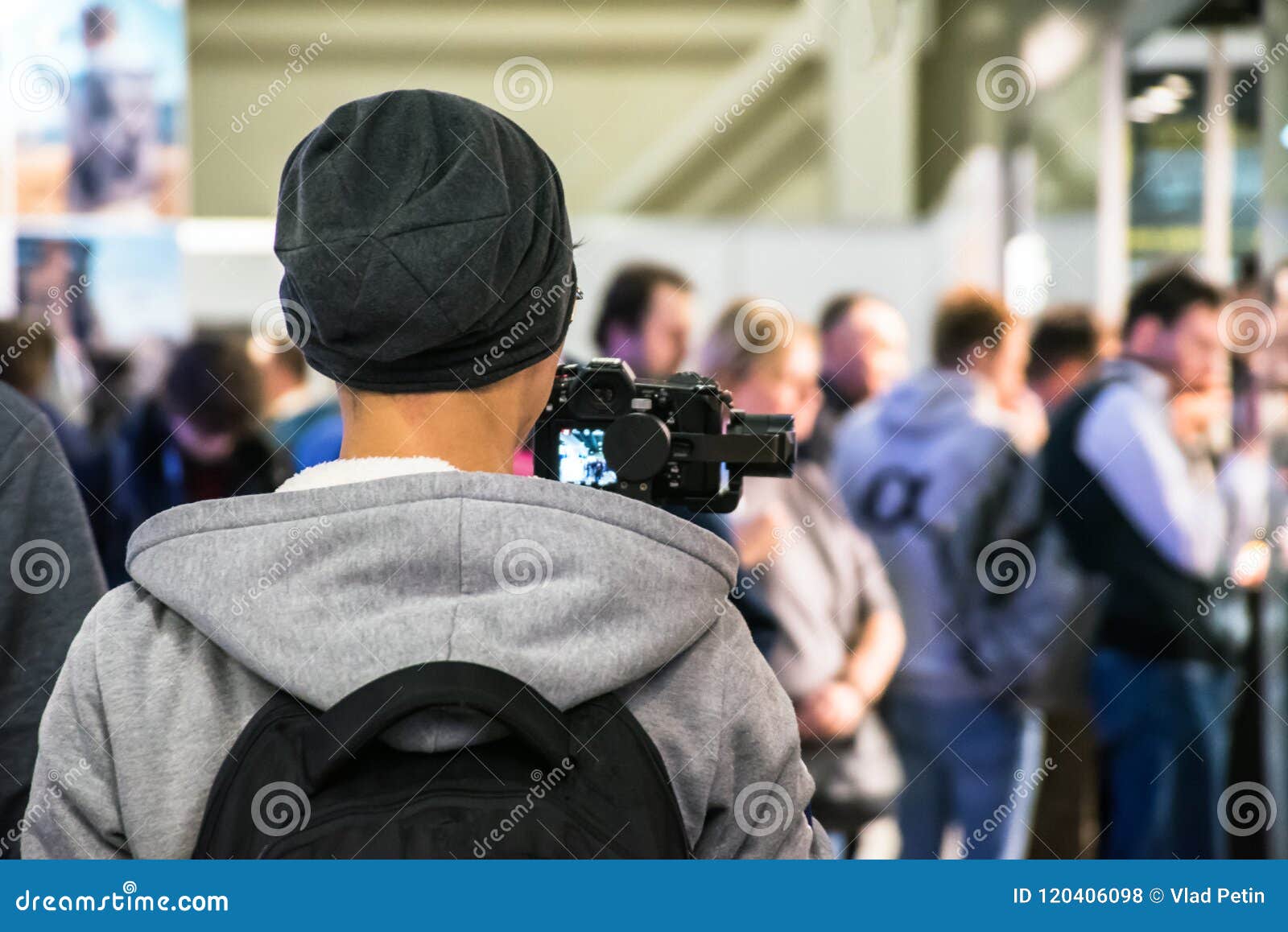 Man with steadycam editorial stock photo. Image of holding - 120406098