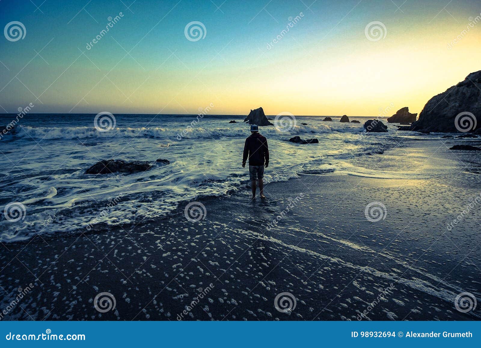Man at sunset in malibu editorial stock image. Image of sunset - 98932694