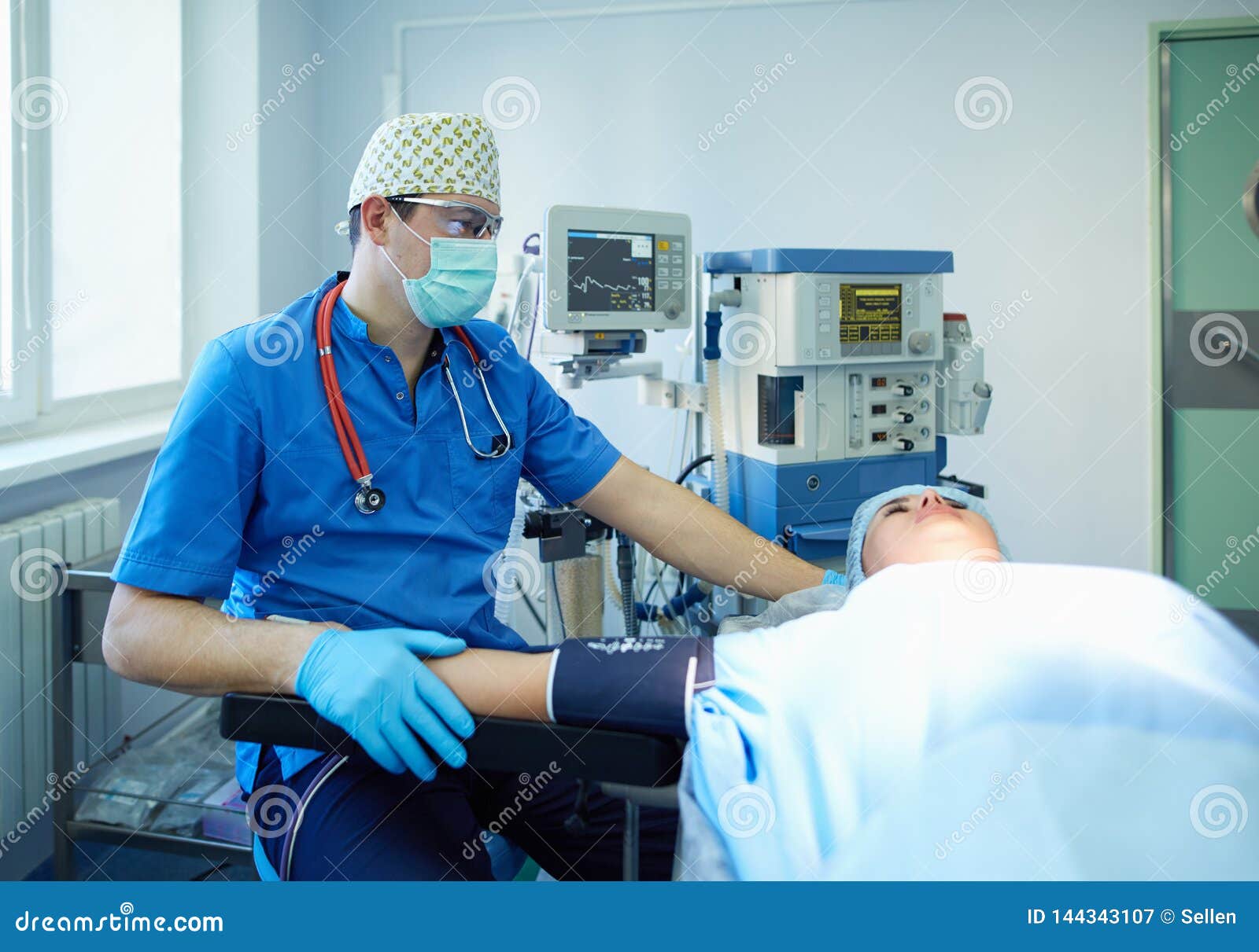 Man Surgeon at Work in Operating Room Stock Image - Image of operating ...