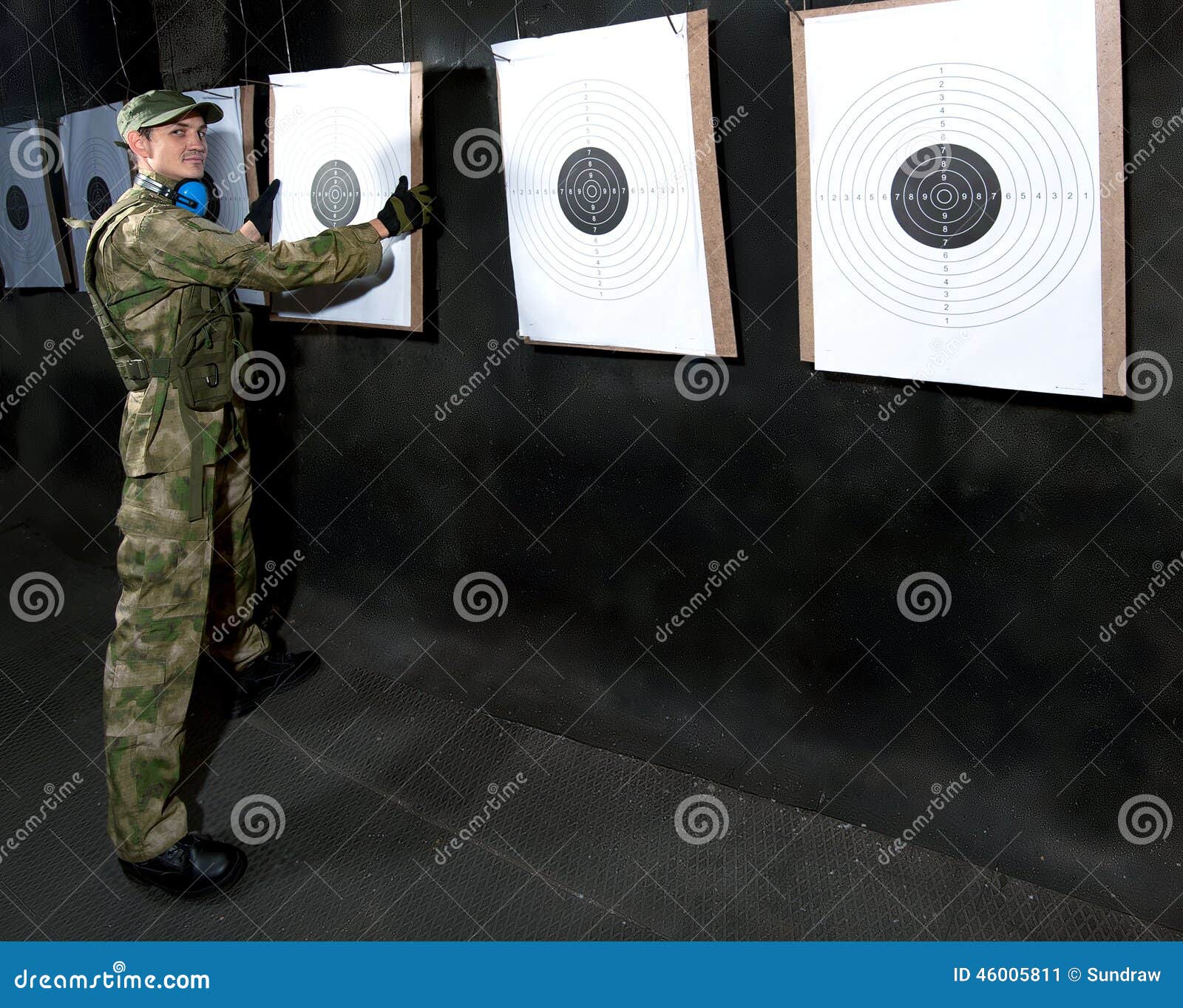 Man with target stock image. Image of hand, concentration - 46005811