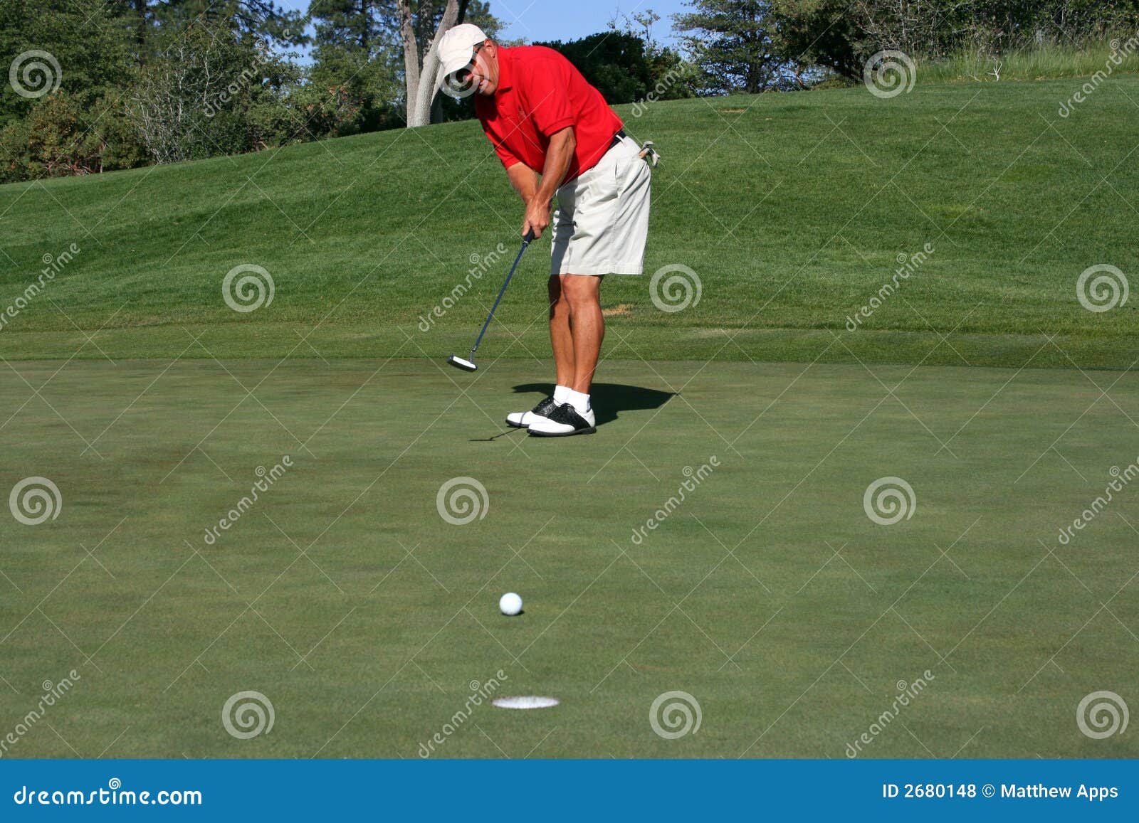 Man about to make putt stock photo. Image of grass, links - 2680148