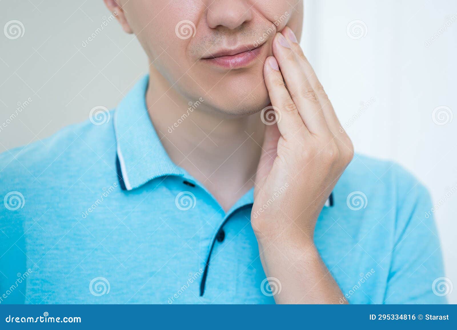 A Man with Toothache, Periodontal Disease in Wisdom Teeth Stock Photo ...