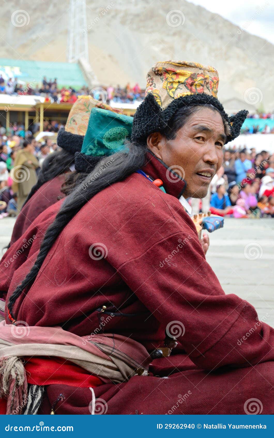 Man in Traditional Tibetan Costumes. Editorial Image - Image of ...