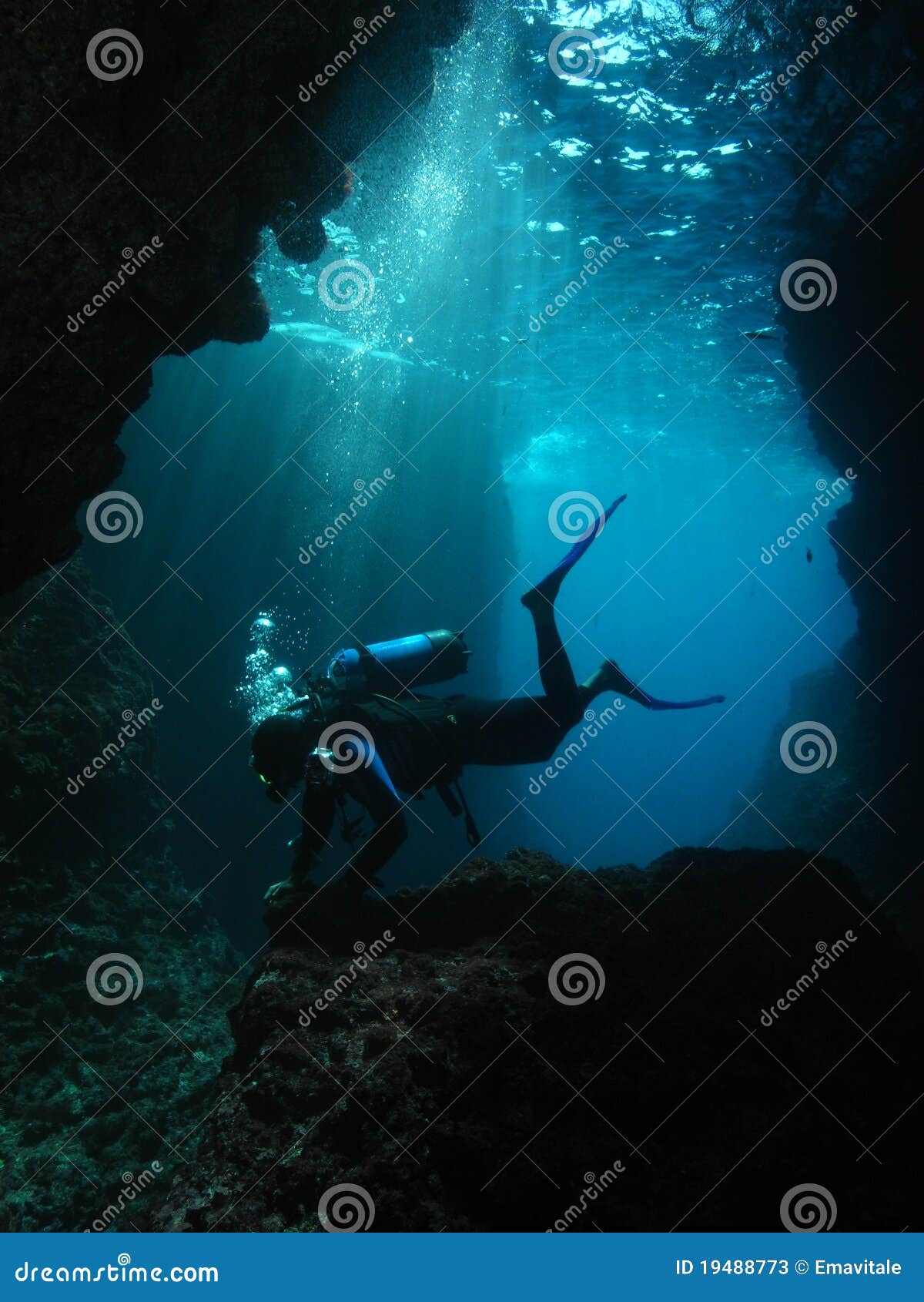 Man Underwater Photographer Scuba Diving Stock Image - Image of camera ...